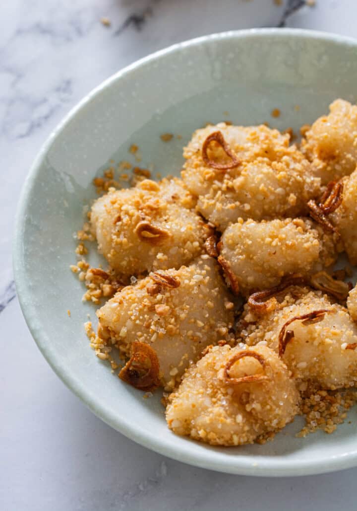 Easy Muah Chee (Chinese Peanut Mochi) Steamer or Microwave - Wok & Skillet