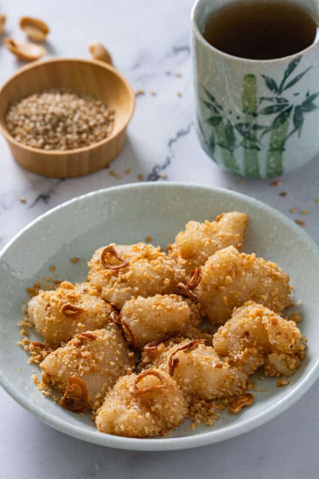 Easy Muah Chee (Chinese Peanut Mochi) Steamer or Microwave - Wok & Skillet